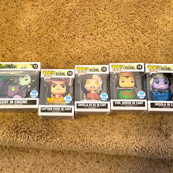Funko | Toys | Funko Pop Trains Set Disney Villains Evil Queen ...
